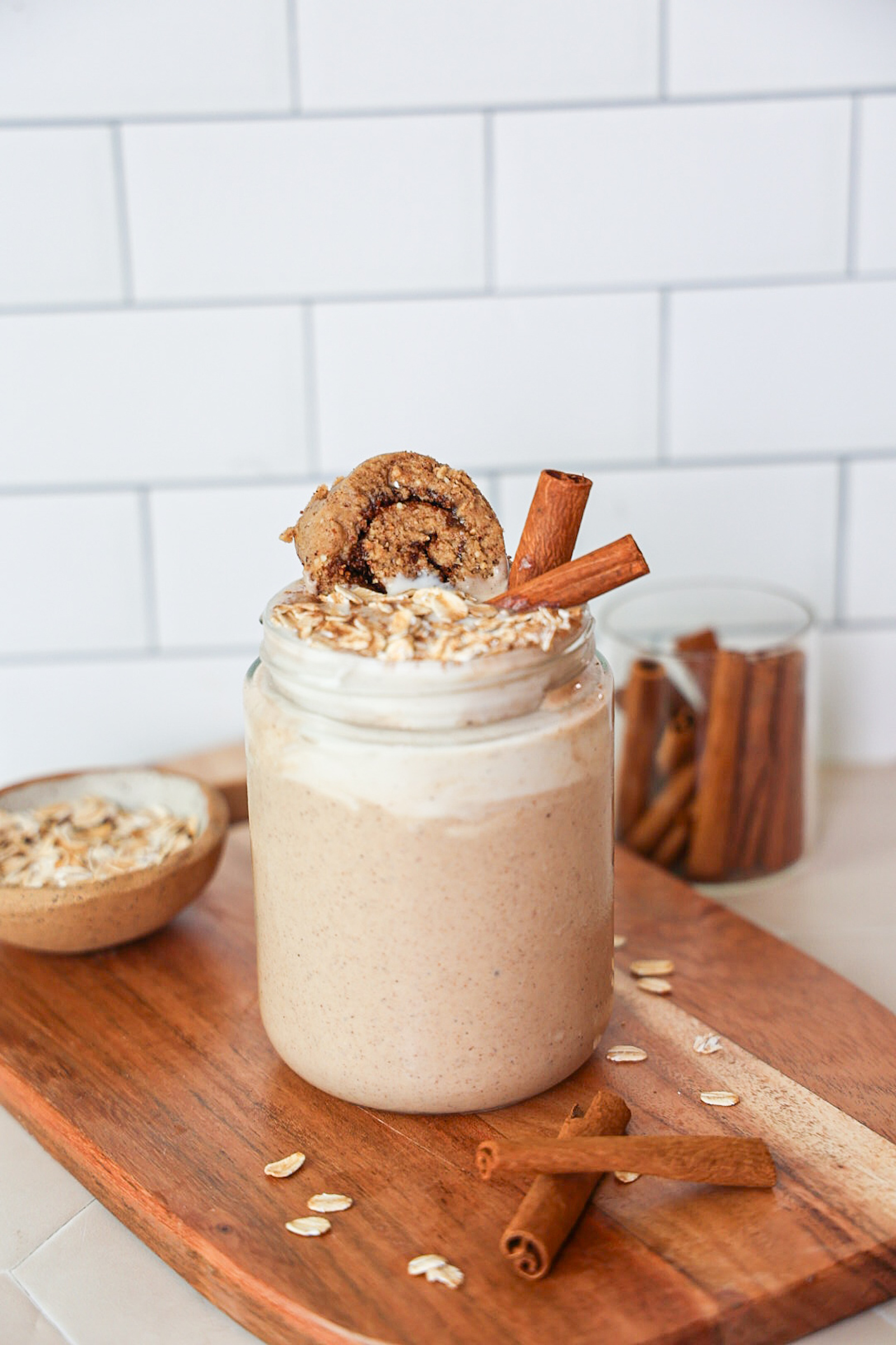 Creamy Cinnamon Roll Protein shake - danishealthyeats.com