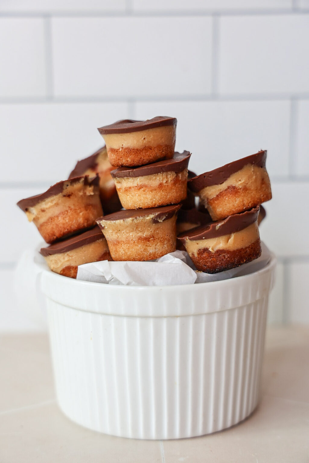 Healthy Vegan Twix Cups (paleo) - danishealthyeats.com