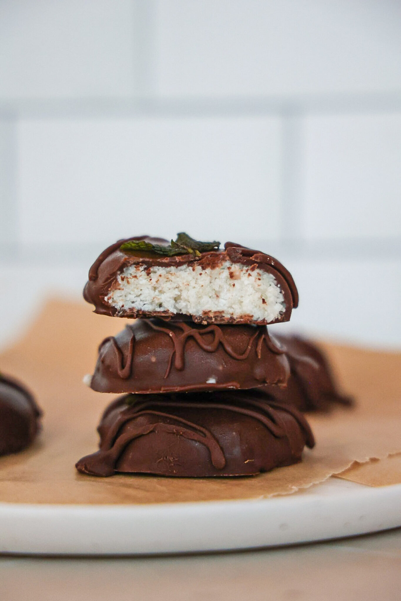 healthy peppermint patties - danishealthyeats.com