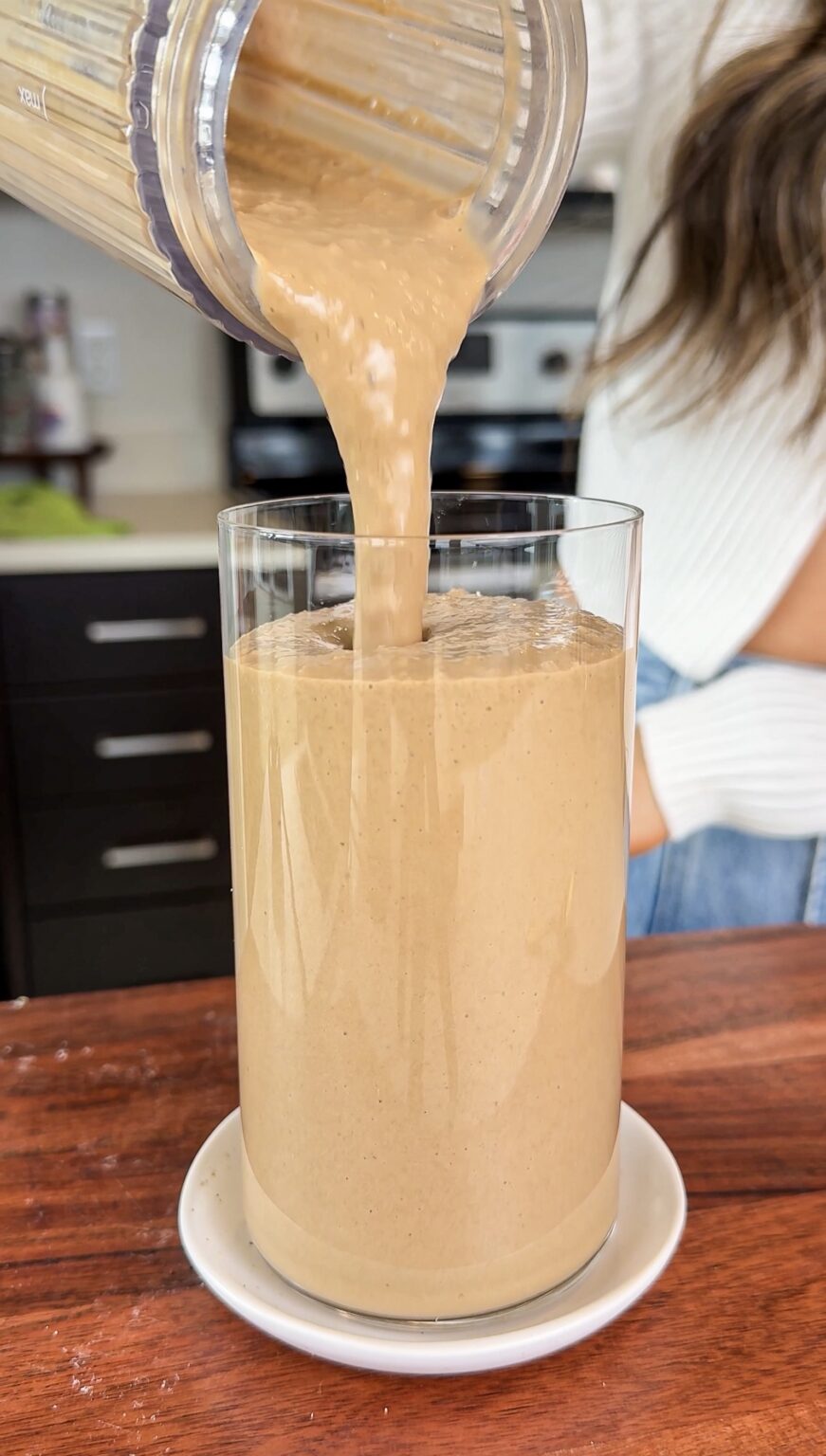 banana coffee (banana iced coffee) - danishealthyeats.com