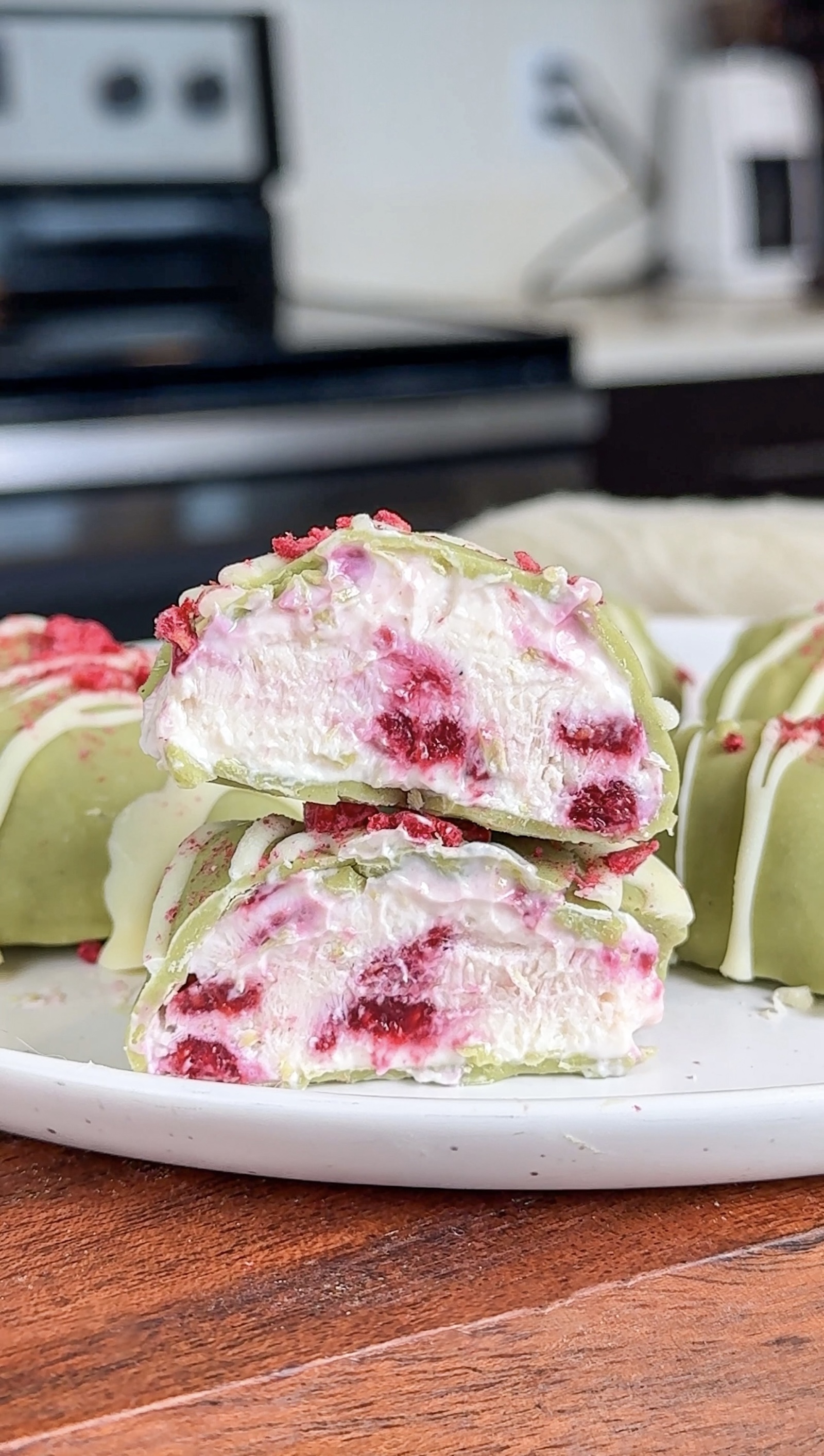 Raspberry Frozen Yogurt Bites/Clusters - danishealthyeats.com